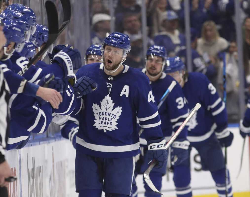 Toronto Maple Leafs Struggle Continues, Plagued by Defensive Failures ... Toronto Maple Leafs Struggle Continues, Plagued by Defensive Failures ...