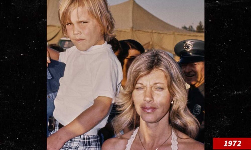 Josh Brolin Opens Up About His Mother and Chaotic Childhood in New ... Josh Brolin Opens Up About His Mother and Chaotic Childhood in New ...
